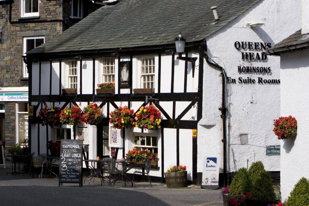 17th century, dog-friendly pub with rooms – Queens Head, Hawkshead.